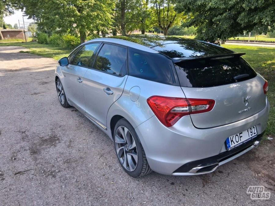 Grey Citroen DS5 2013 in Vilnius, with an engine capacity of 2.00 L and mileage of 311 thousand km for 6300 €, photo 5 on AUTOMOTO.COM.LV