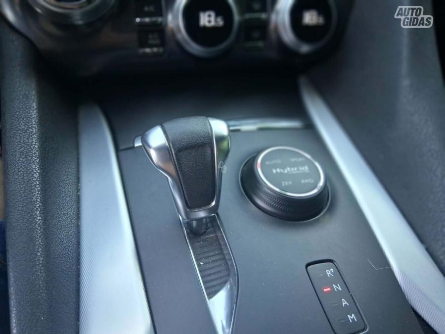 Grey Citroen DS5 2013 in Vilnius, with an engine capacity of 2.00 L and mileage of 311 thousand km for 6300 €, photo 11 on AUTOMOTO.COM.LV