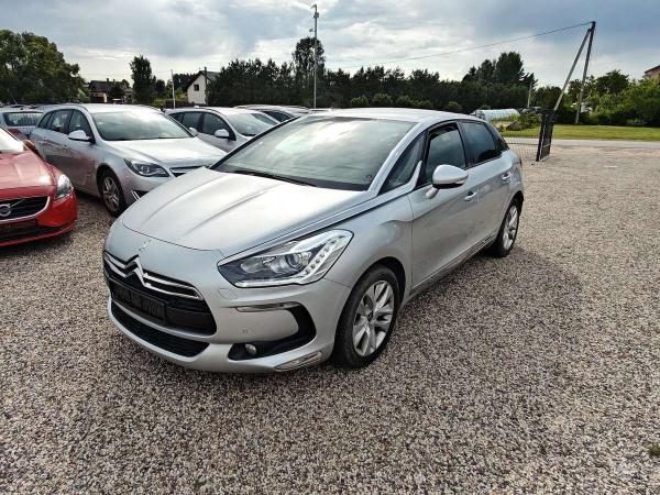 Pelēks Citroen DS5 2014 Viļņa, ar dzinēja tilpumu 1.56 L un nobraukumu 316 tūkst. km par 3950 €, foto 1 vietnē AUTOMOTO.COM.LV