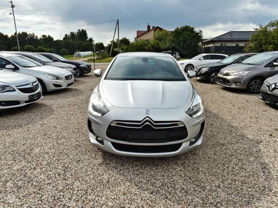 Pelēks Citroen DS5 2014 Viļņa, ar dzinēja tilpumu 1.56 L un nobraukumu 316 tūkst. km par 3950 €, foto 3 vietnē AUTOMOTO.COM.LV