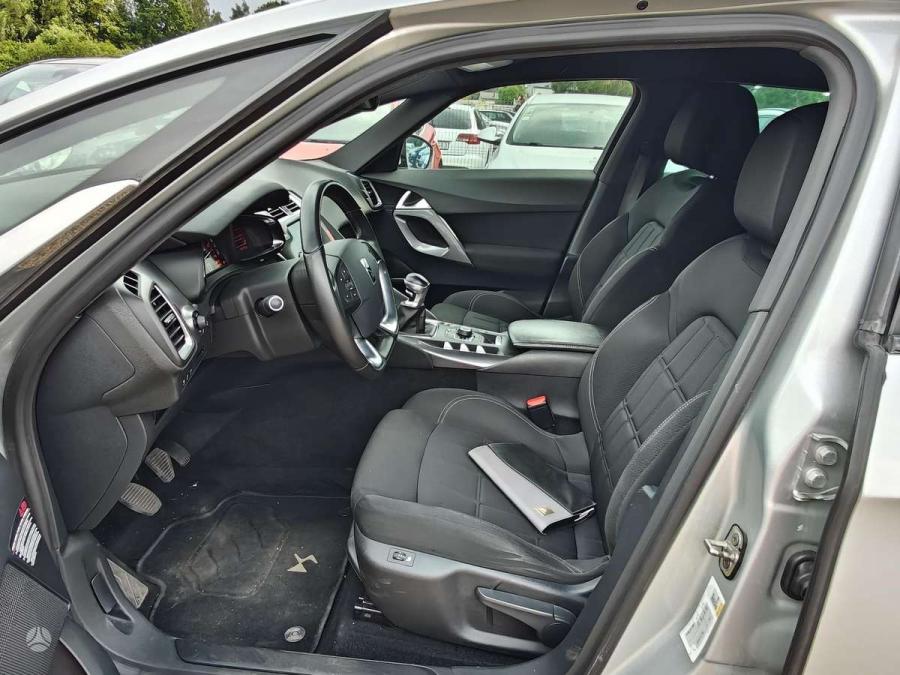 Pelēks Citroen DS5 2014 Viļņa, ar dzinēja tilpumu 1.56 L un nobraukumu 316 tūkst. km par 3950 €, foto 8 vietnē AUTOMOTO.COM.LV
