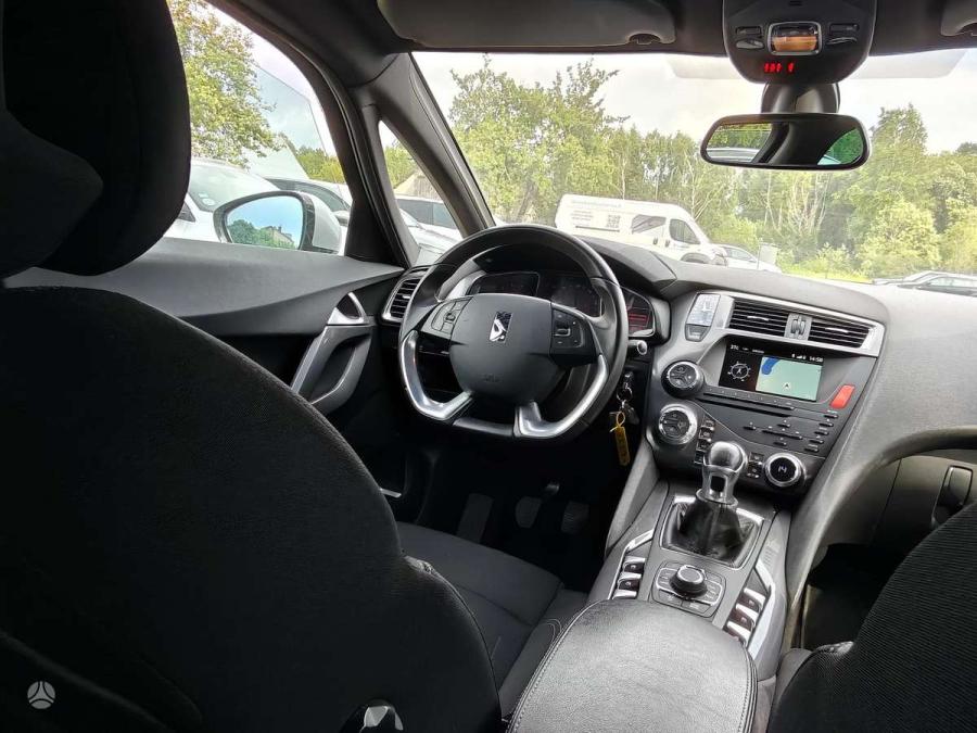 Pelēks Citroen DS5 2014 Viļņa, ar dzinēja tilpumu 1.56 L un nobraukumu 316 tūkst. km par 3950 €, foto 9 vietnē AUTOMOTO.COM.LV