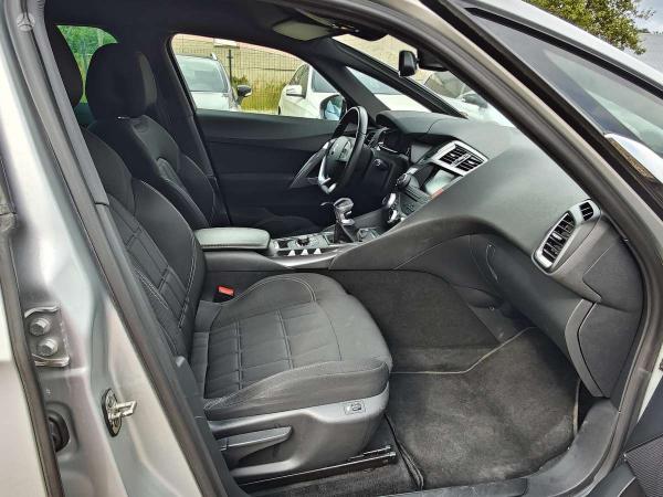 Pelēks Citroen DS5 2014 Viļņa, ar dzinēja tilpumu 1.56 L un nobraukumu 316 tūkst. km par 3950 €, foto 10 vietnē AUTOMOTO.COM.LV