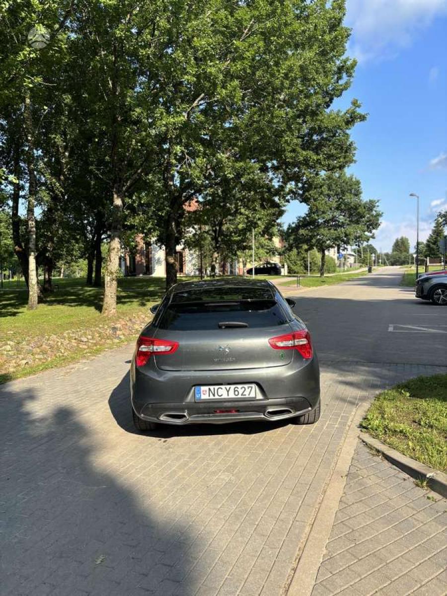 Grey Citroen DS5 2014 in Plunge, with an engine capacity of 2.00 L and mileage of 255 thousand km for 6200 €, photo 7 on AUTOMOTO.COM.LV