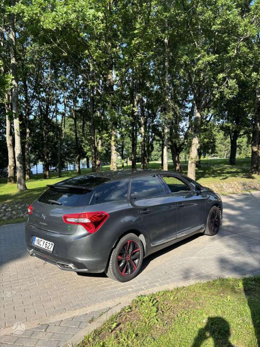 Grey Citroen DS5 2014 in Plunge, with an engine capacity of 2.00 L and mileage of 255 thousand km for 6200 €, photo 8 on AUTOMOTO.COM.LV