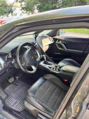 Grey Citroen DS5 2014 in Plunge, with an engine capacity of 2.00 L and mileage of 255 thousand km for 6200 €, photo 10 on AUTOMOTO.COM.LV
