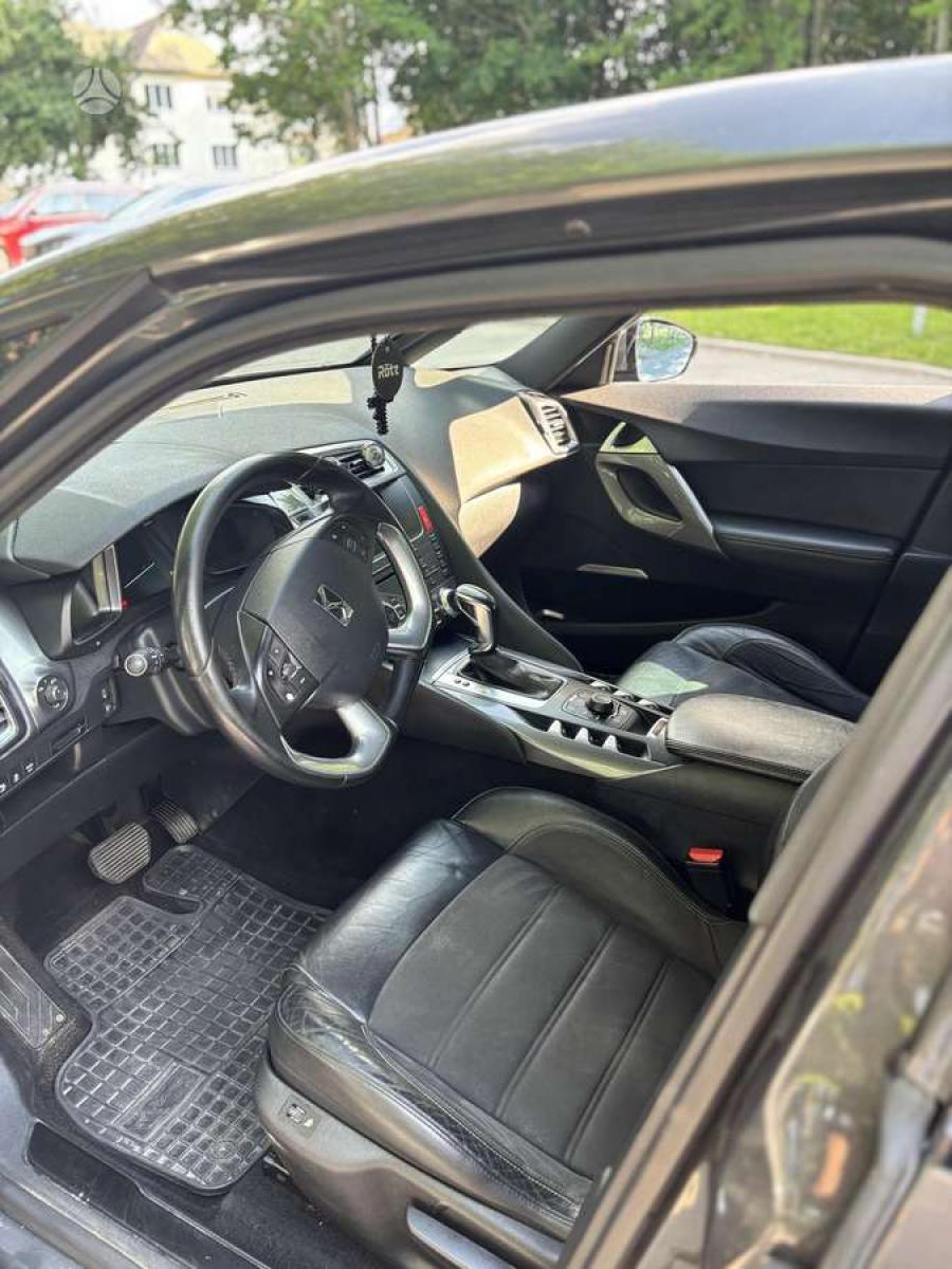 Grey Citroen DS5 2014 in Plunge, with an engine capacity of 2.00 L and mileage of 255 thousand km for 6200 €, photo 10 on AUTOMOTO.COM.LV