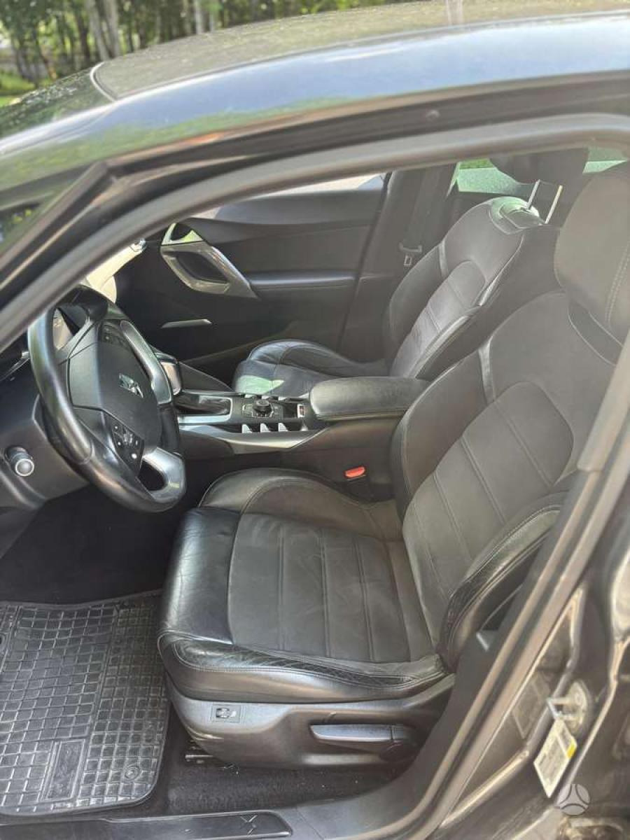 Grey Citroen DS5 2014 in Plunge, with an engine capacity of 2.00 L and mileage of 255 thousand km for 6200 €, photo 11 on AUTOMOTO.COM.LV