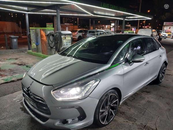 Pelēks Citroen DS5 2014 Tauragė, ar dzinēja tilpumu 2.00 L un nobraukumu 254 tūkst. km par 3500 €, foto 1 vietnē AUTOMOTO.COM.LV