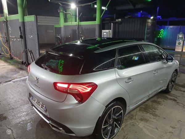 Pelēks Citroen DS5 2014 Tauragė, ar dzinēja tilpumu 2.00 L un nobraukumu 254 tūkst. km par 3500 €, foto 3 vietnē AUTOMOTO.COM.LV
