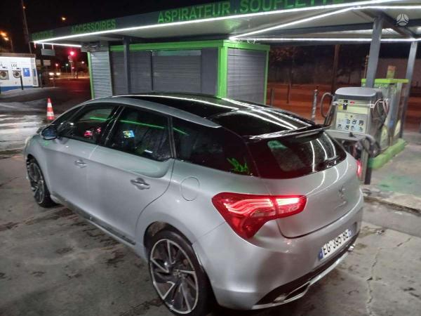 Pelēks Citroen DS5 2014 Tauragė, ar dzinēja tilpumu 2.00 L un nobraukumu 254 tūkst. km par 3500 €, foto 4 vietnē AUTOMOTO.COM.LV
