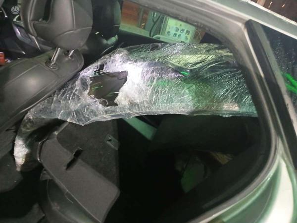 Pelēks Citroen DS5 2014 Tauragė, ar dzinēja tilpumu 2.00 L un nobraukumu 254 tūkst. km par 3500 €, foto 8 vietnē AUTOMOTO.COM.LV