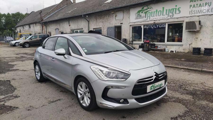 Grey Citroen DS5 2014 in Klaipeda, with an engine capacity of 1.56 L and mileage of 260 thousand km for 5590 €, photo 1 on AUTOMOTO.COM.LV