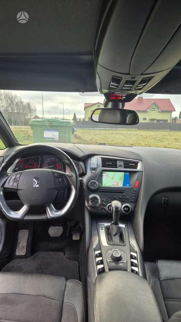 Pelēks Citroen DS5 2015 Tauragė, ar dzinēja tilpumu 2.00 L un nobraukumu 270 tūkst. km par 6100 €, foto 5 vietnē AUTOMOTO.COM.LV