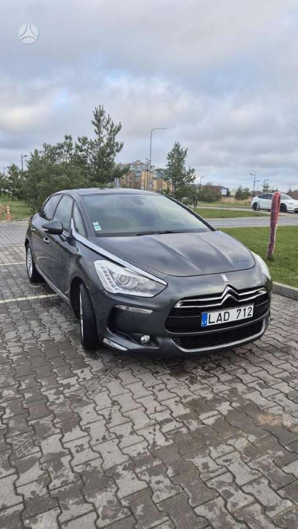 Pelēks Citroen DS5 2015 Tauragė, ar dzinēja tilpumu 2.00 L un nobraukumu 270 tūkst. km par 6100 €, foto 10 vietnē AUTOMOTO.COM.LV