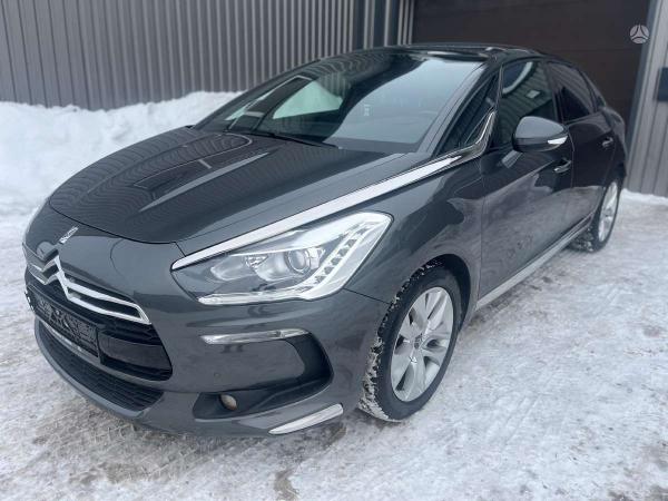 Grey Citroen DS5 2015 in Telschi, with an engine capacity of 1.60 L and mileage of 190 thousand km for 5199 €, photo 1 on AUTOMOTO.COM.LV