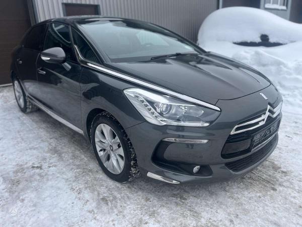 Grey Citroen DS5 2015 in Telschi, with an engine capacity of 1.60 L and mileage of 190 thousand km for 5199 €, photo 6 on AUTOMOTO.COM.LV