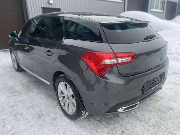 Grey Citroen DS5 2015 in Telschi, with an engine capacity of 1.60 L and mileage of 190 thousand km for 5199 €, photo 7 on AUTOMOTO.COM.LV