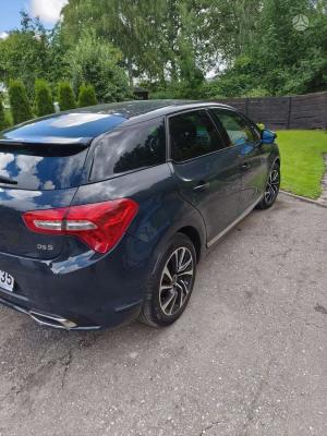 Pelēks Citroen DS5 2015 Šauļi, ar dzinēja tilpumu 1.60 L un nobraukumu 216 tūkst. km par 5800 €, foto 4 vietnē AUTOMOTO.COM.LV