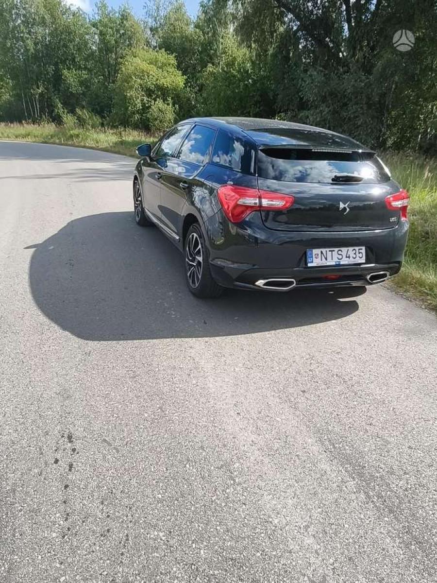 Pelēks Citroen DS5 2015 Šauļi, ar dzinēja tilpumu 1.60 L un nobraukumu 216 tūkst. km par 5800 €, foto 10 vietnē AUTOMOTO.COM.LV