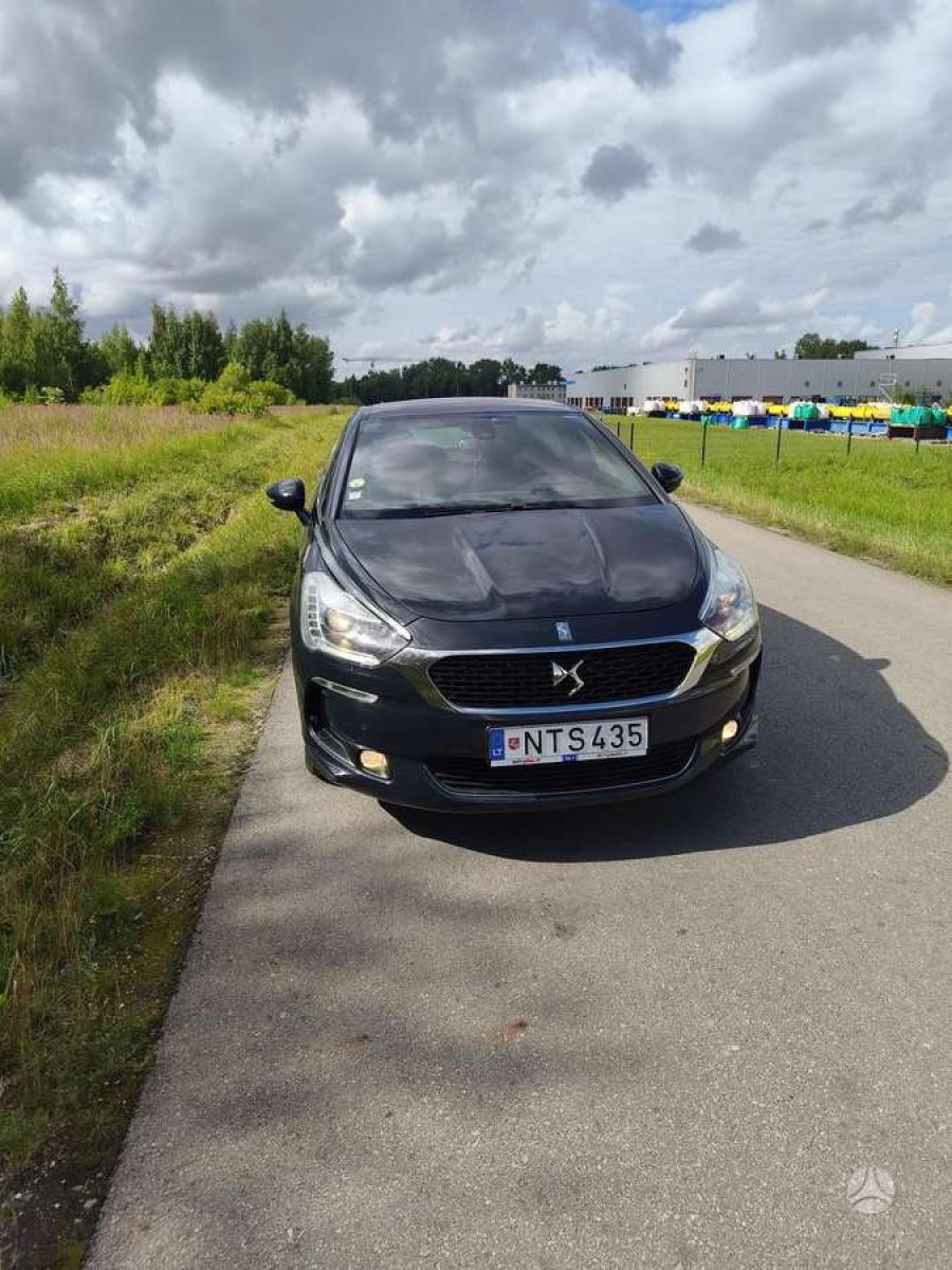 Pelēks Citroen DS5 2015 Šauļi, ar dzinēja tilpumu 1.60 L un nobraukumu 216 tūkst. km par 5800 €, foto 20 vietnē AUTOMOTO.COM.LV