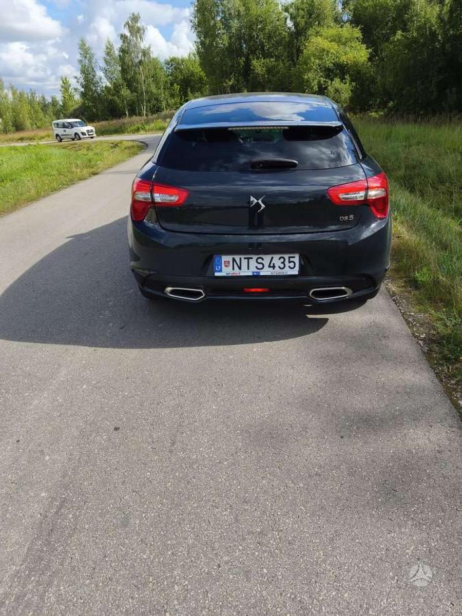 Pelēks Citroen DS5 2015 Šauļi, ar dzinēja tilpumu 1.60 L un nobraukumu 216 tūkst. km par 5800 €, foto 24 vietnē AUTOMOTO.COM.LV