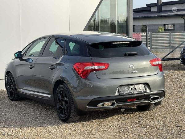 Pelēks Citroen DS5 2015 Šauļi, ar dzinēja tilpumu 1.60 L un nobraukumu 152 tūkst. km par 6600 €, foto 6 vietnē AUTOMOTO.COM.LV