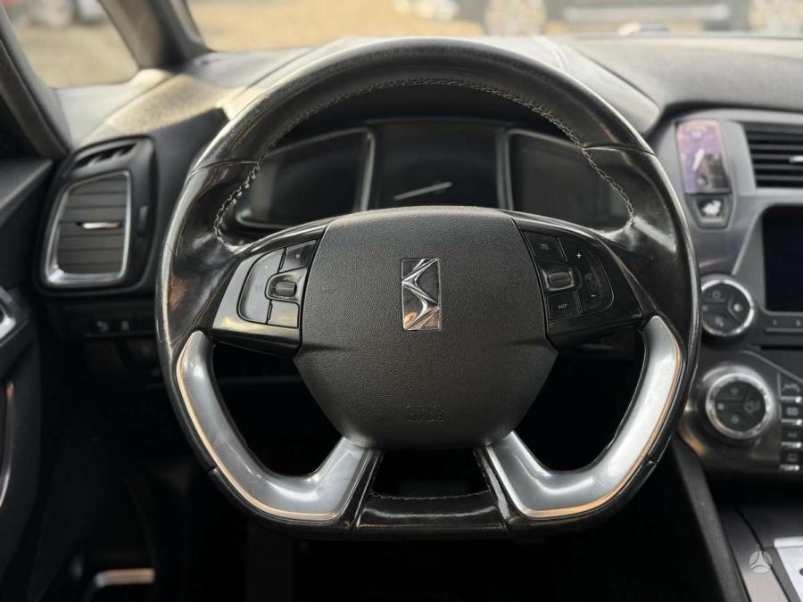 Grey Citroen DS5 2015 in Siauliai, with an engine capacity of 1.60 L and mileage of 152 thousand km for 6600 €, photo 16 on AUTOMOTO.COM.LV