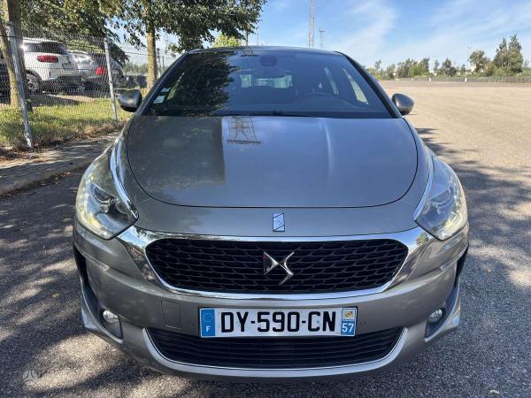 Grey Citroen DS5 2015 in Marijampole, with an engine capacity of 2.00 L and mileage of 176 thousand km for 5500 €, photo 4 on AUTOMOTO.COM.LV