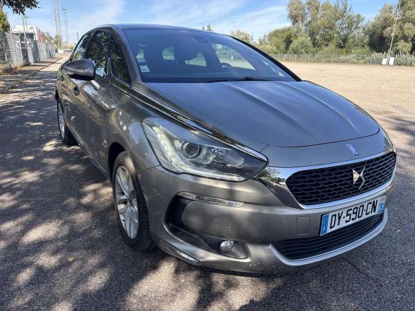 Grey Citroen DS5 2015 in Marijampole, with an engine capacity of 2.00 L and mileage of 176 thousand km for 5500 €, photo 5 on AUTOMOTO.COM.LV