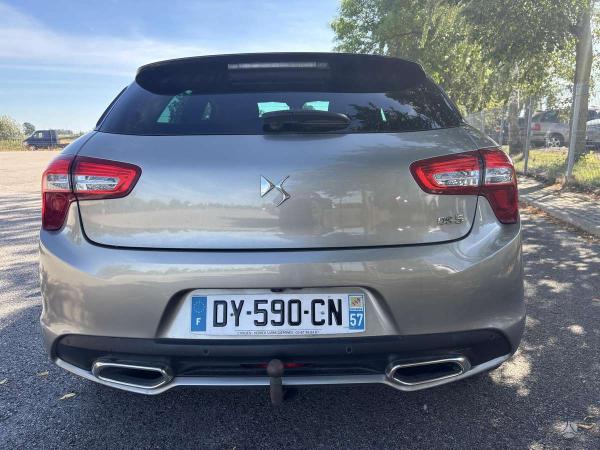 Grey Citroen DS5 2015 in Marijampole, with an engine capacity of 2.00 L and mileage of 176 thousand km for 5500 €, photo 9 on AUTOMOTO.COM.LV