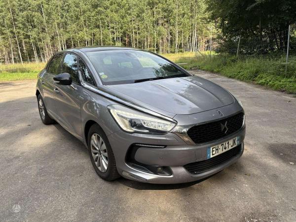 Grey Citroen DS5 2016 in Taurage, with an engine capacity of 1.56 L and mileage of 197 thousand km for 5500 €, photo 1 on AUTOMOTO.COM.LV