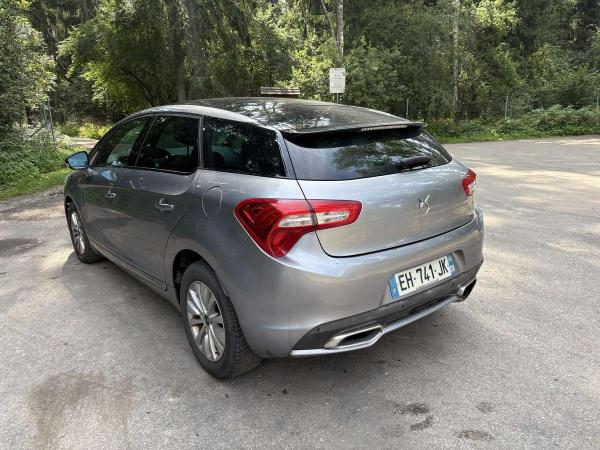 Grey Citroen DS5 2016 in Taurage, with an engine capacity of 1.56 L and mileage of 197 thousand km for 5500 €, photo 5 on AUTOMOTO.COM.LV