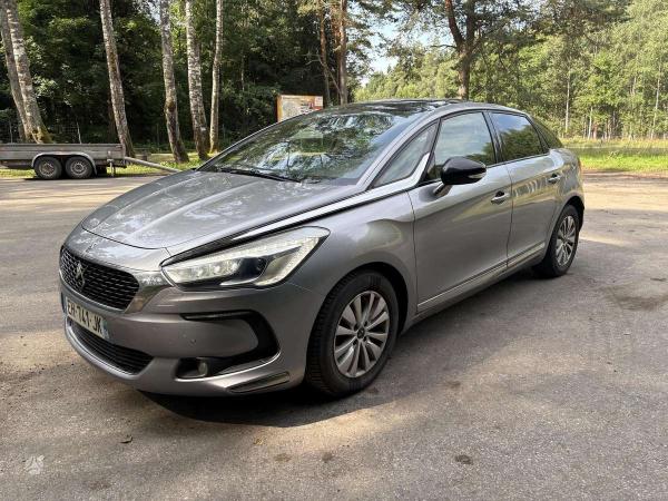 Grey Citroen DS5 2016 in Taurage, with an engine capacity of 1.56 L and mileage of 197 thousand km for 5500 €, photo 7 on AUTOMOTO.COM.LV