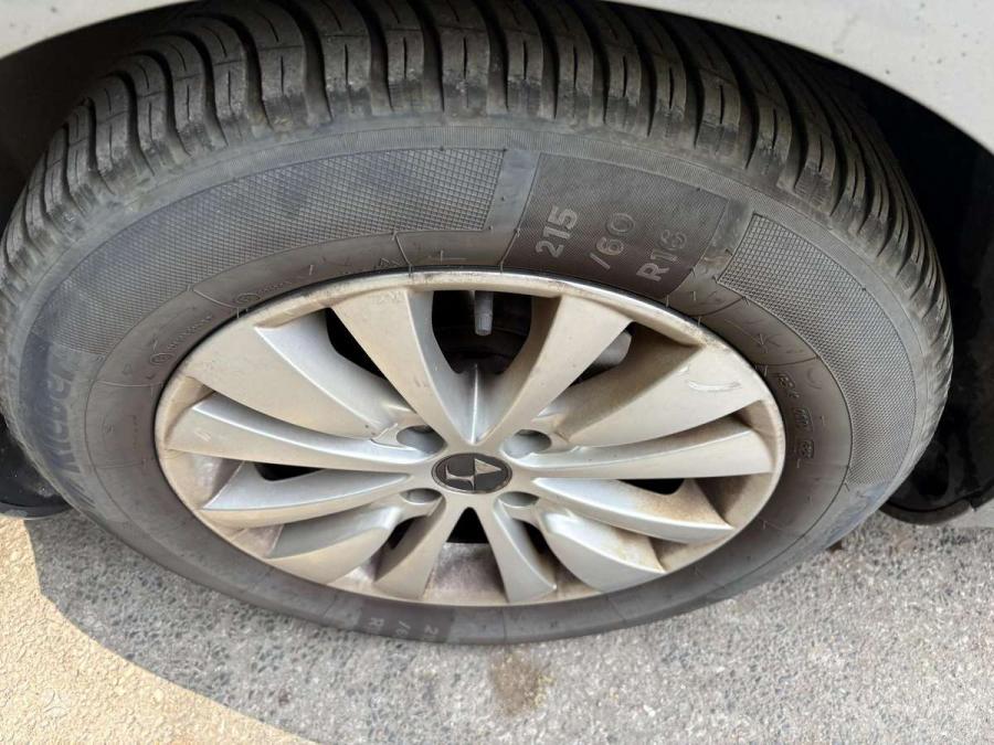Pelēks Citroen DS5 2016 Tauragė, ar dzinēja tilpumu 1.56 L un nobraukumu 197 tūkst. km par 5500 €, foto 10 vietnē AUTOMOTO.COM.LV