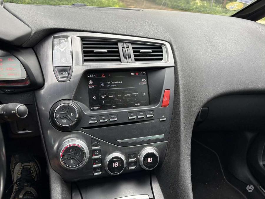 Pelēks Citroen DS5 2016 Tauragė, ar dzinēja tilpumu 1.56 L un nobraukumu 197 tūkst. km par 5500 €, foto 14 vietnē AUTOMOTO.COM.LV