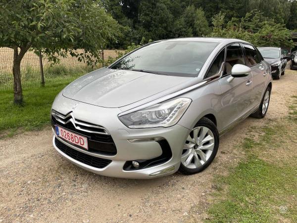 Pelēks Citroen DS5 2012 Šakiai, ar dzinēja tilpumu 2.00 L un nobraukumu 288 tūkst. km par 4499 €, foto 5 vietnē AUTOMOTO.COM.LV