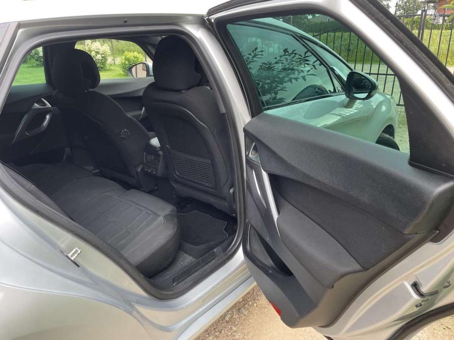 Grey Citroen DS5 2012 in Sakiai, with an engine capacity of 2.00 L and mileage of 288 thousand km for 4499 €, photo 13 on AUTOMOTO.COM.LV