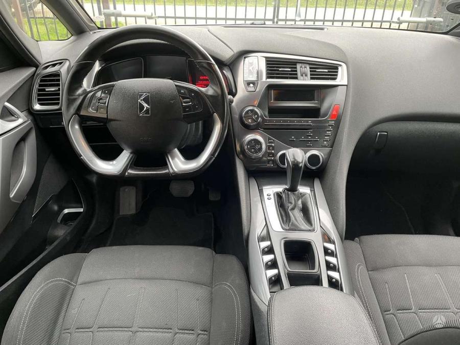 Grey Citroen DS5 2012 in Sakiai, with an engine capacity of 2.00 L and mileage of 288 thousand km for 4499 €, photo 14 on AUTOMOTO.COM.LV