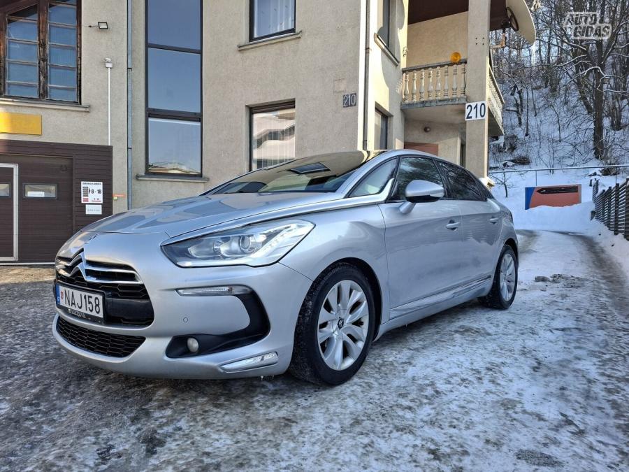 Citroen DS5 2011 Kauņa, ar dzinēja tilpumu 1.60 L un nobraukumu 280 tūkst. km par 3750 €, foto 1 vietnē AUTOMOTO.COM.LV