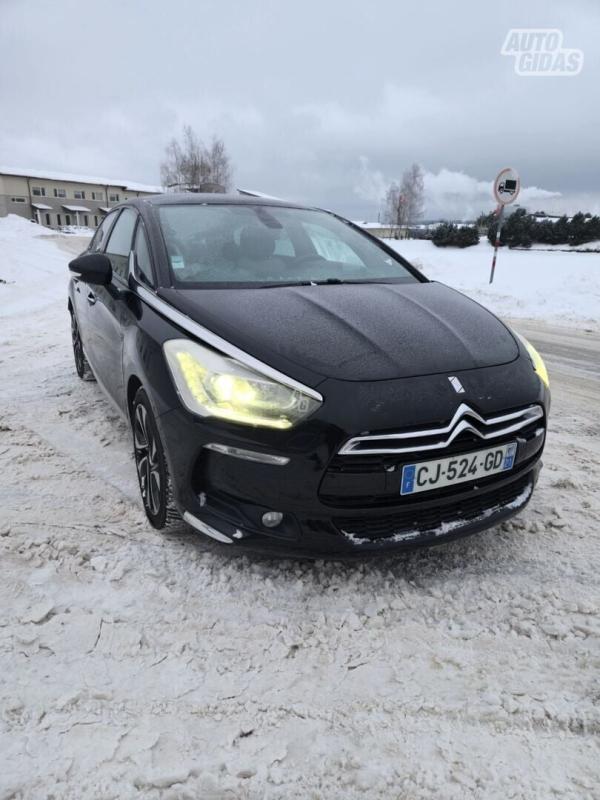 Citroen DS5 2012 in Vilnius, with an engine capacity of 2.00 L and mileage of 213 thousand km for 6500 €, photo 1 on AUTOMOTO.COM.LV