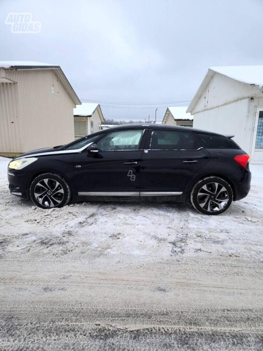 Citroen DS5 2012 in Vilnius, with an engine capacity of 2.00 L and mileage of 213 thousand km for 6500 €, photo 4 on AUTOMOTO.COM.LV