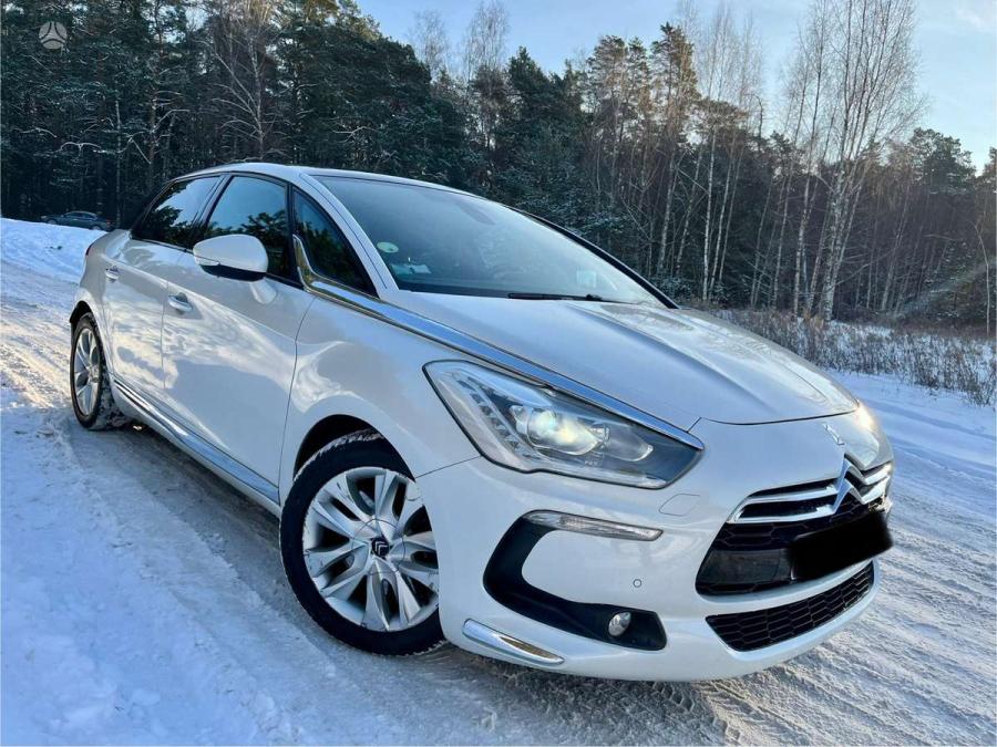 Citroen DS5 2012 Tauragė, ar dzinēja tilpumu 2.00 L un nobraukumu 320 tūkst. km par 5450 €, foto 3 vietnē AUTOMOTO.COM.LV