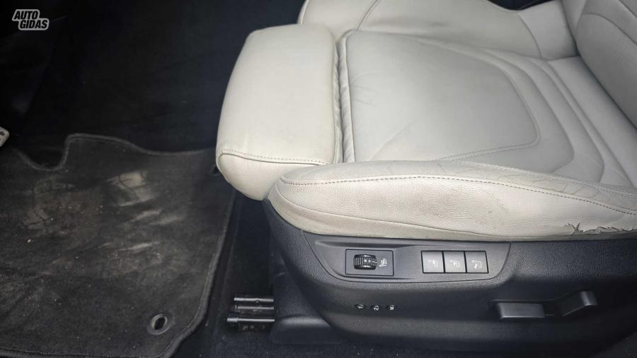 Citroen DS5 2012 in Kaunas, with an engine capacity of 2.00 L and mileage of 223 thousand km for 6600 €, photo 17 on AUTOMOTO.COM.LV