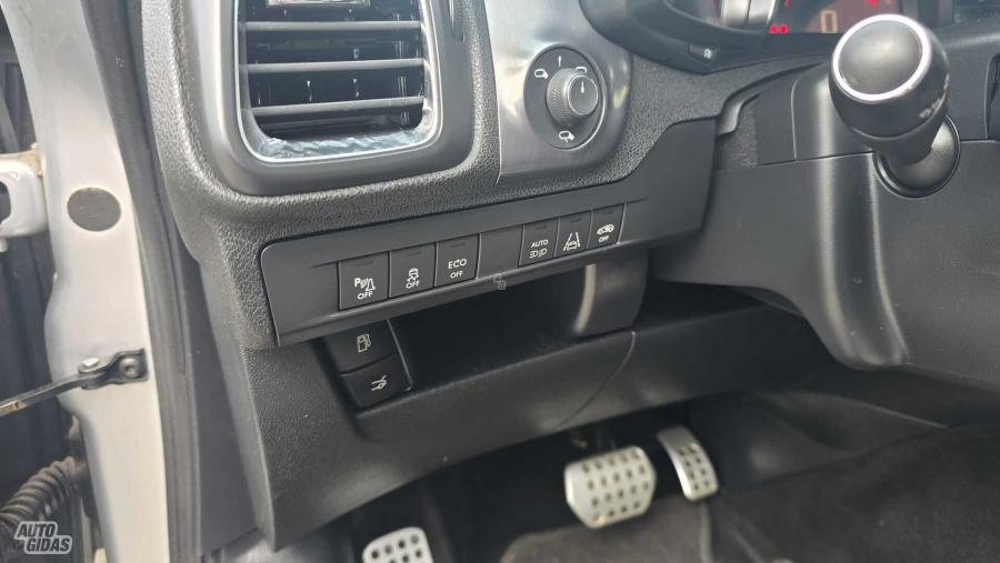 Citroen DS5 2012 in Kaunas, with an engine capacity of 2.00 L and mileage of 223 thousand km for 6600 €, photo 18 on AUTOMOTO.COM.LV