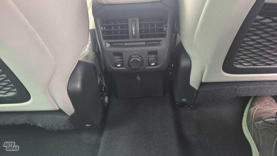 Citroen DS5 2012 in Kaunas, with an engine capacity of 2.00 L and mileage of 223 thousand km for 6600 €, photo 27 on AUTOMOTO.COM.LV