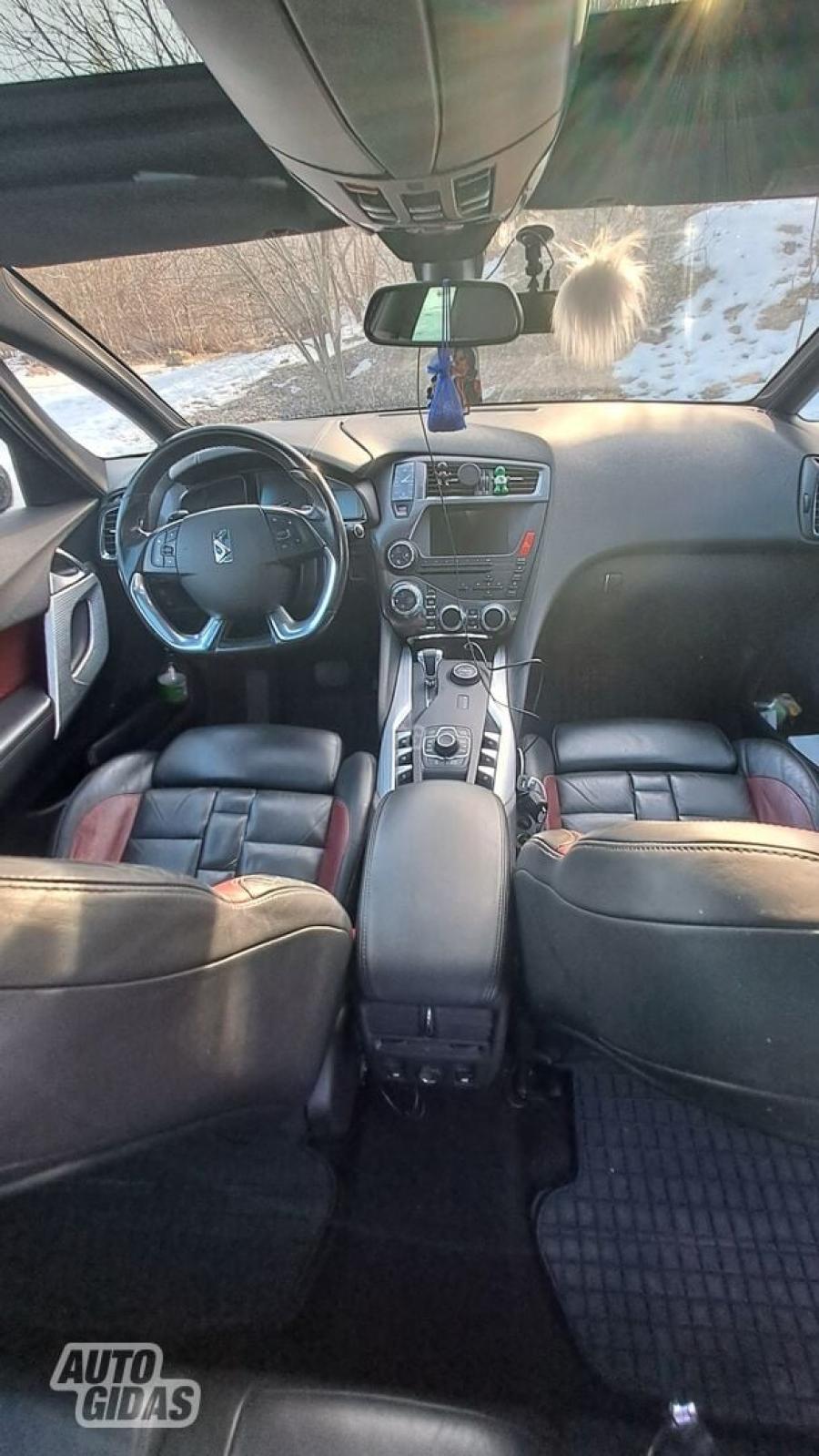Citroen DS5 2013 Viļņa, ar dzinēja tilpumu 2.00 L un nobraukumu 276 tūkst. km par 5700 €, foto 6 vietnē AUTOMOTO.COM.LV