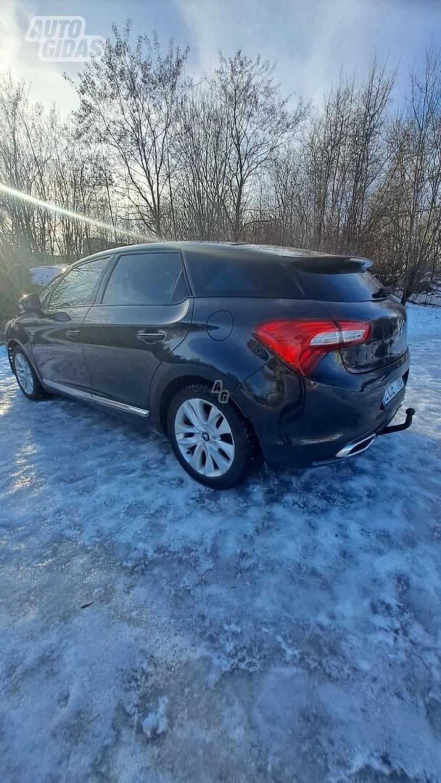 Citroen DS5 2013 Viļņa, ar dzinēja tilpumu 2.00 L un nobraukumu 276 tūkst. km par 5700 €, foto 12 vietnē AUTOMOTO.COM.LV