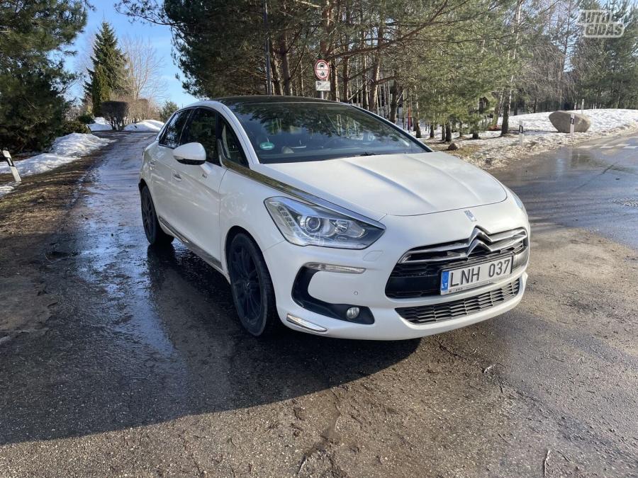 Citroen DS5 2014 in Vilnius, with an engine capacity of 2.00 L and mileage of 208 thousand km for 7000 €, photo 3 on AUTOMOTO.COM.LV