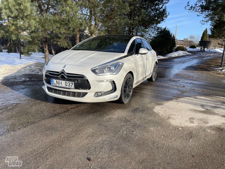 Citroen DS5 2014 in Vilnius, with an engine capacity of 2.00 L and mileage of 208 thousand km for 7000 €, photo 6 on AUTOMOTO.COM.LV
